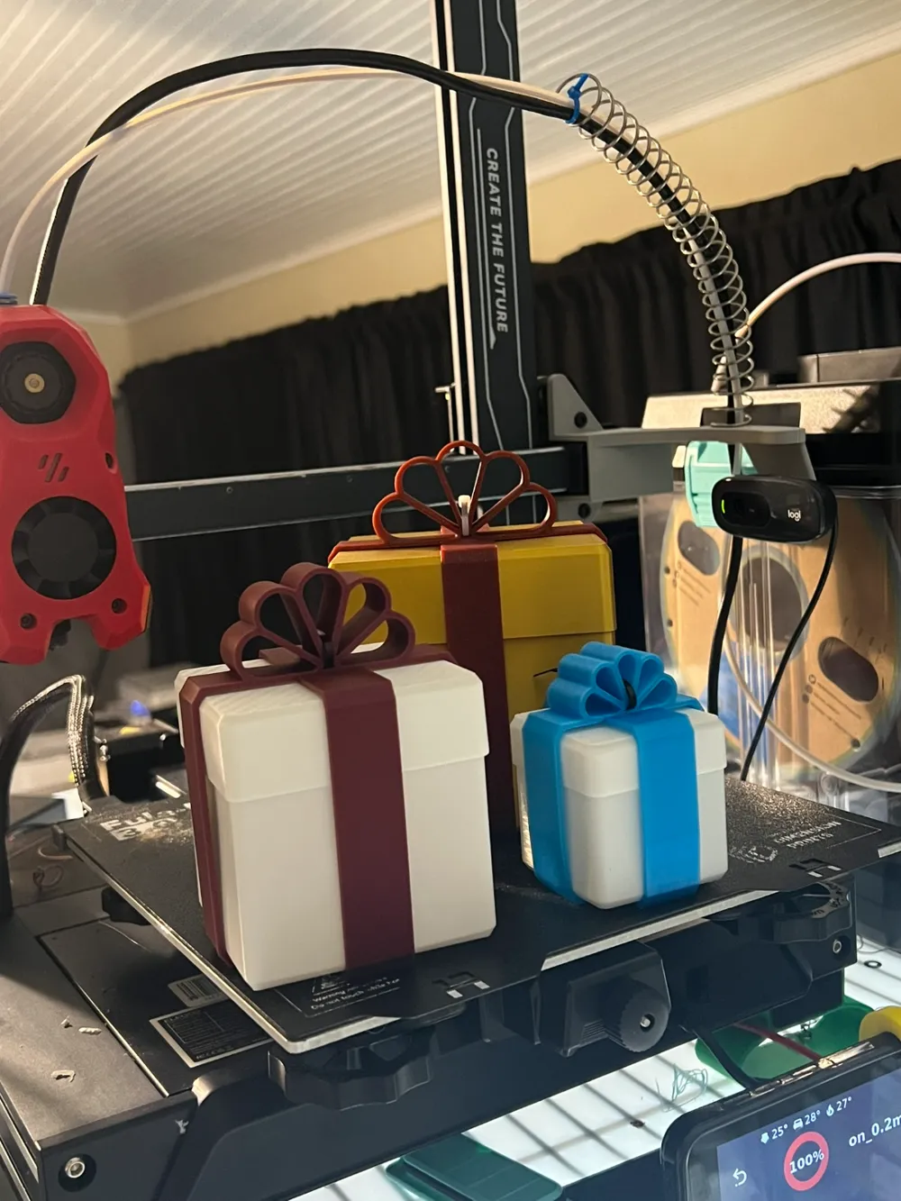 Lockable Mystery Gift Box - 75mm - Free 3D Print Model - MakerWorld