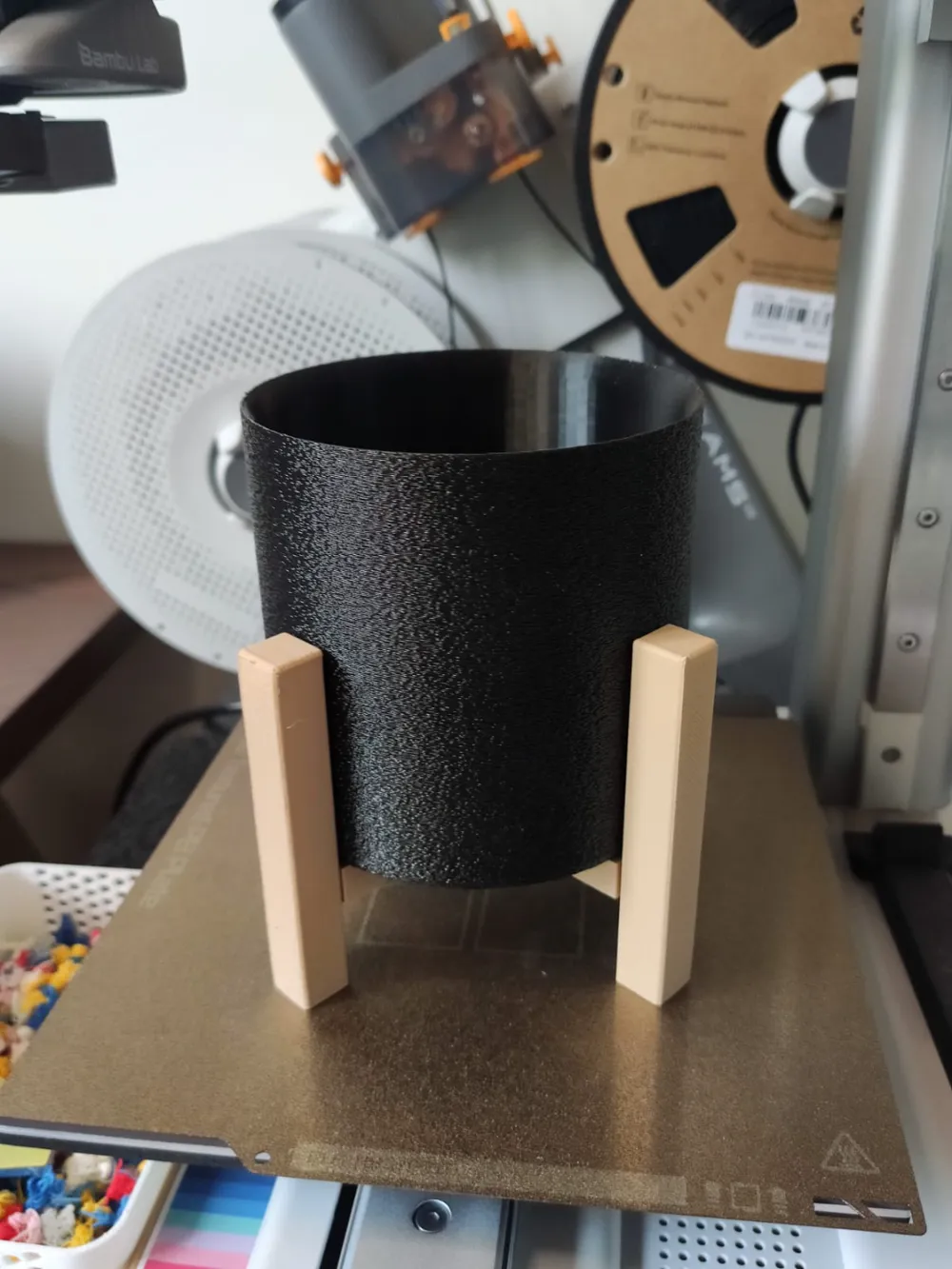 Modern flower pot by Celestin MakerWorld: Download Free 3D Models