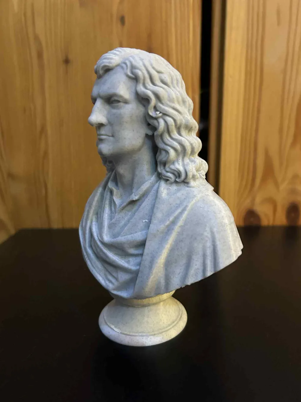 Bust of Sir Isaac Newton inspired by the portrait - Free 3D Print Model ...