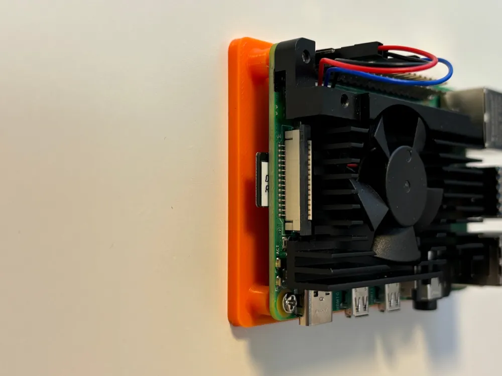 Raspberry Pi 3 / 4 / 5 Mounting Plate by DaVinci - MakerWorld