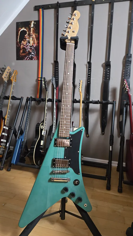 Moderne Guitar Body - Free 3D Print Model - MakerWorld