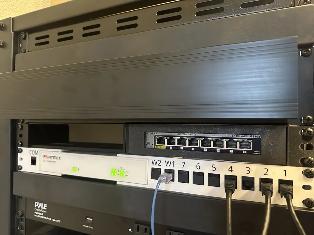 OpenRack 1U – Netgear 8-Port Switch Remixed by slippinjimmy MakerWorld ...