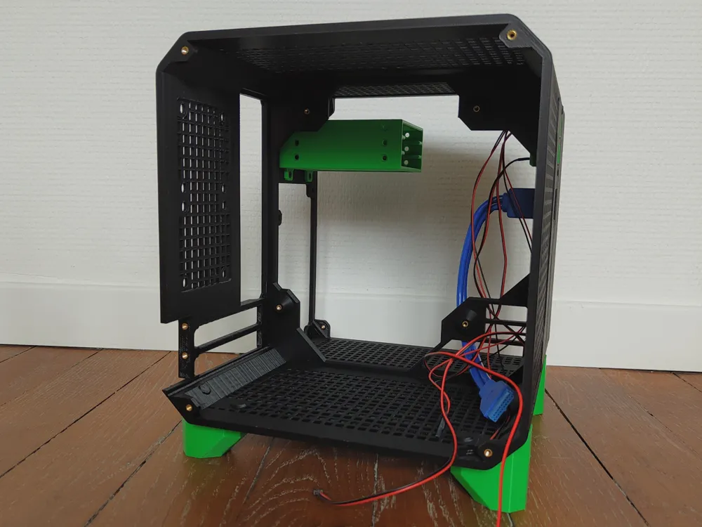 LxW基础款——一款为低预算装机打造的3D打印ITX机箱 来自 LxW MakerWorld：免费下载 3D 模型