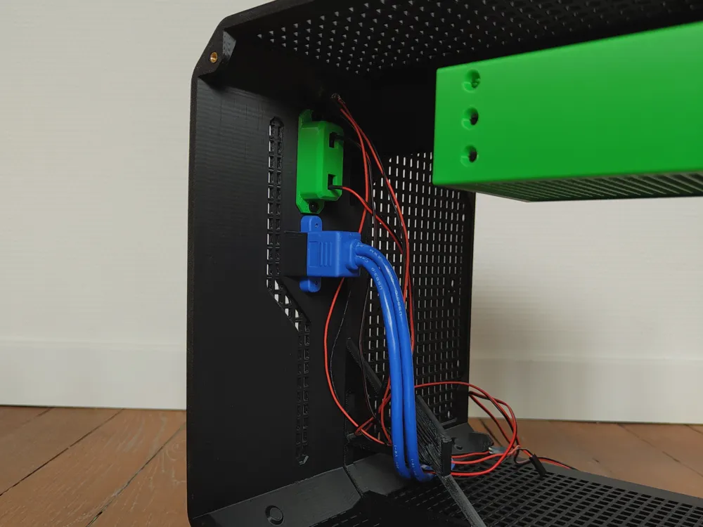 LxW基础款——一款为低预算装机打造的3D打印ITX机箱 来自 LxW MakerWorld：免费下载 3D 模型