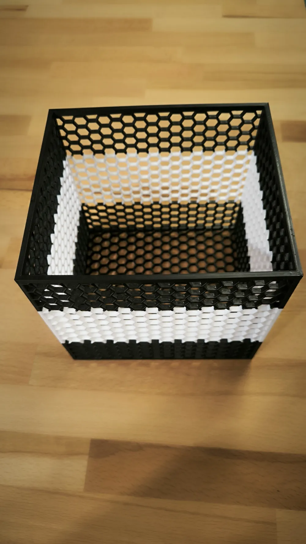 Honeycomb Storage Cube by Carpet.diosMakerWorld: Download Free 3D Models