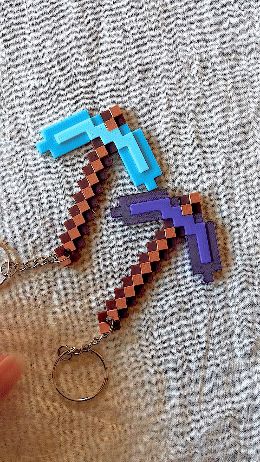 Minecraft Pickaxe Keychain by Jasons Dreamland MakerWorld: Download ...