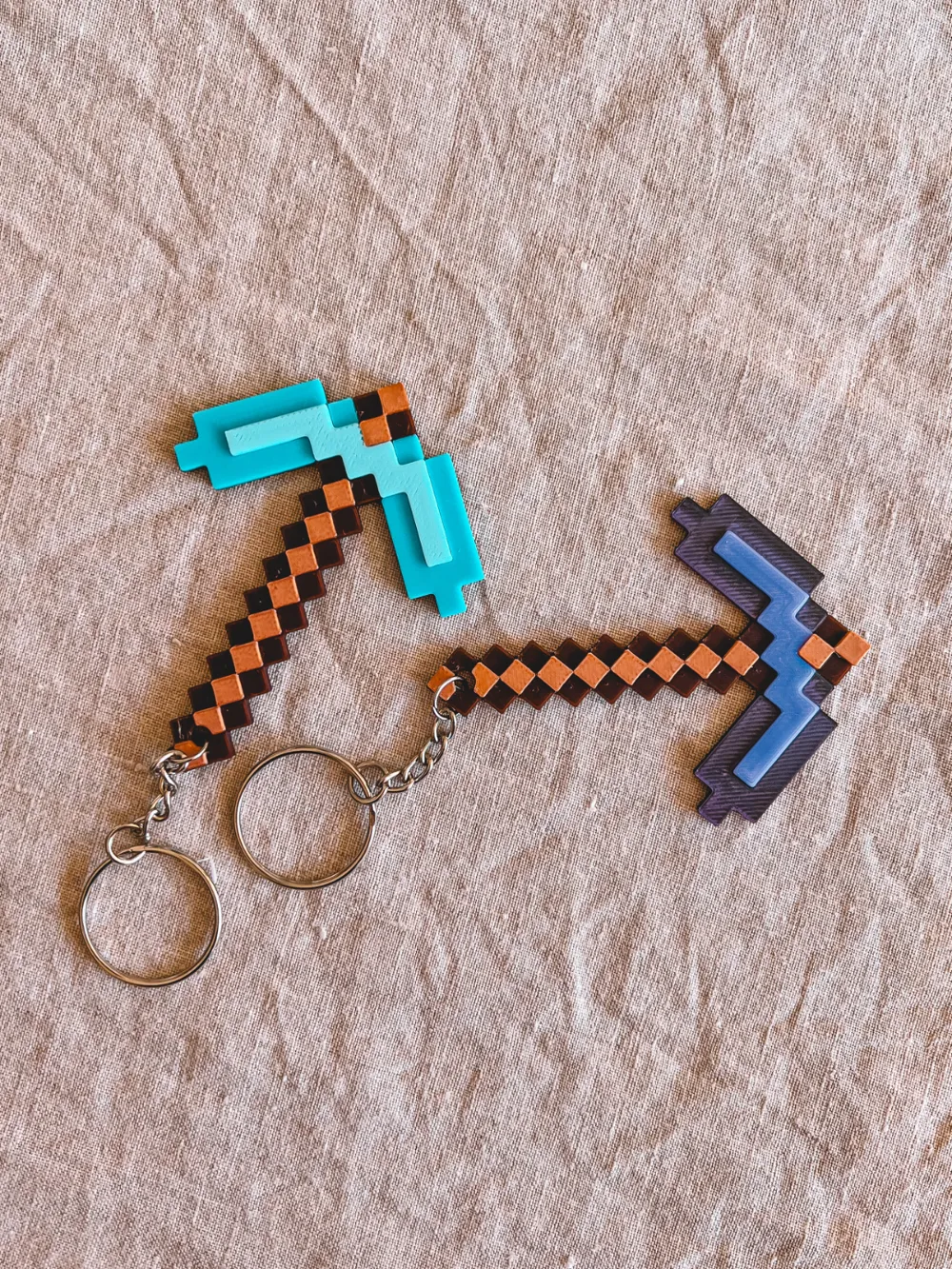 Minecraft Pickaxe Keychain by Jasons Dreamland MakerWorld: Download ...