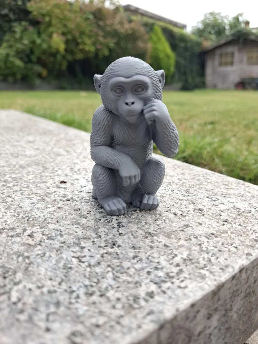 Pondering Monkey – Mini Figurine by Koffiekoek MakerWorld: Download ...