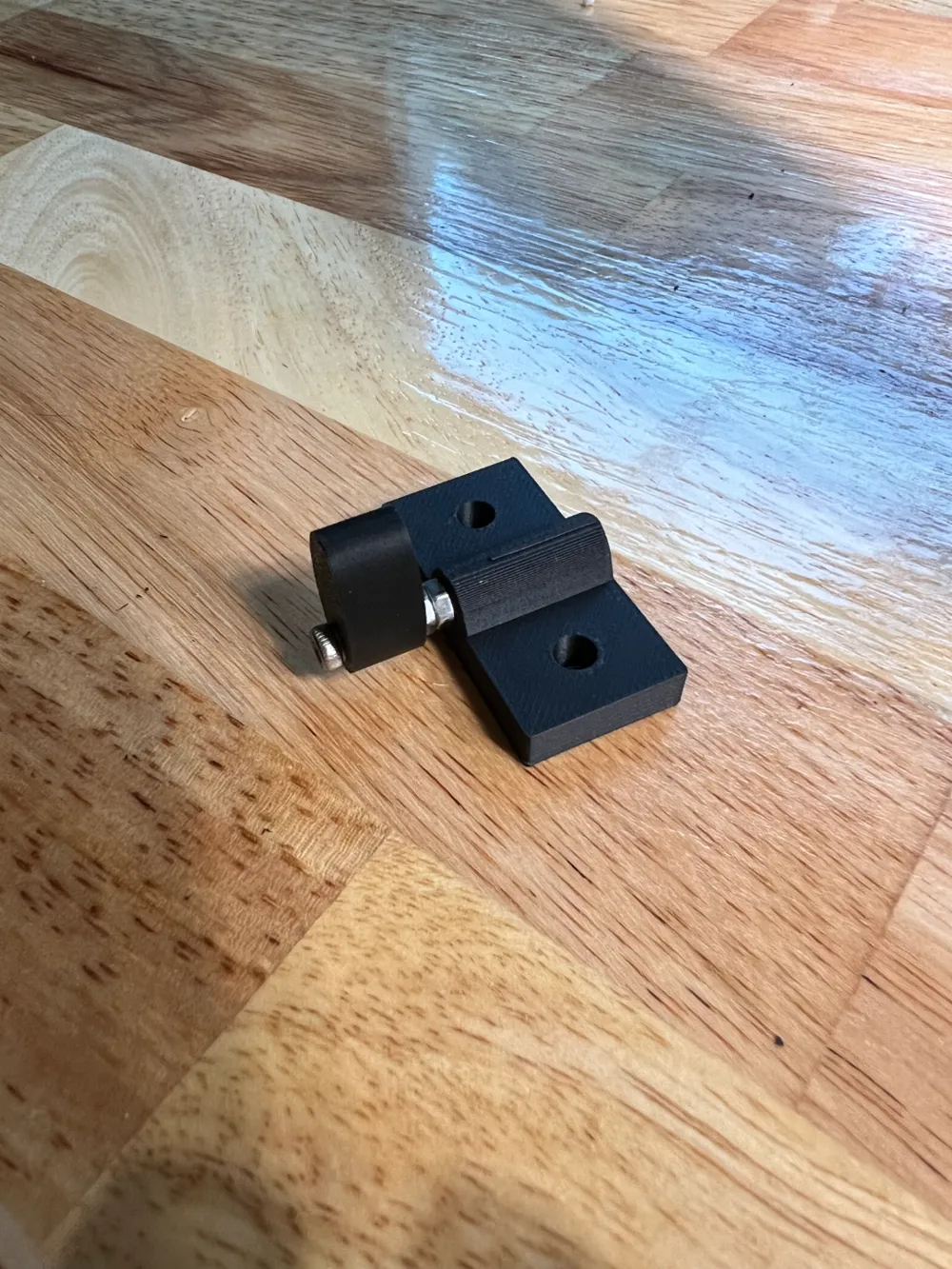 Rotating Pressure Latch by JT04MakerWorld: Download Free 3D Models