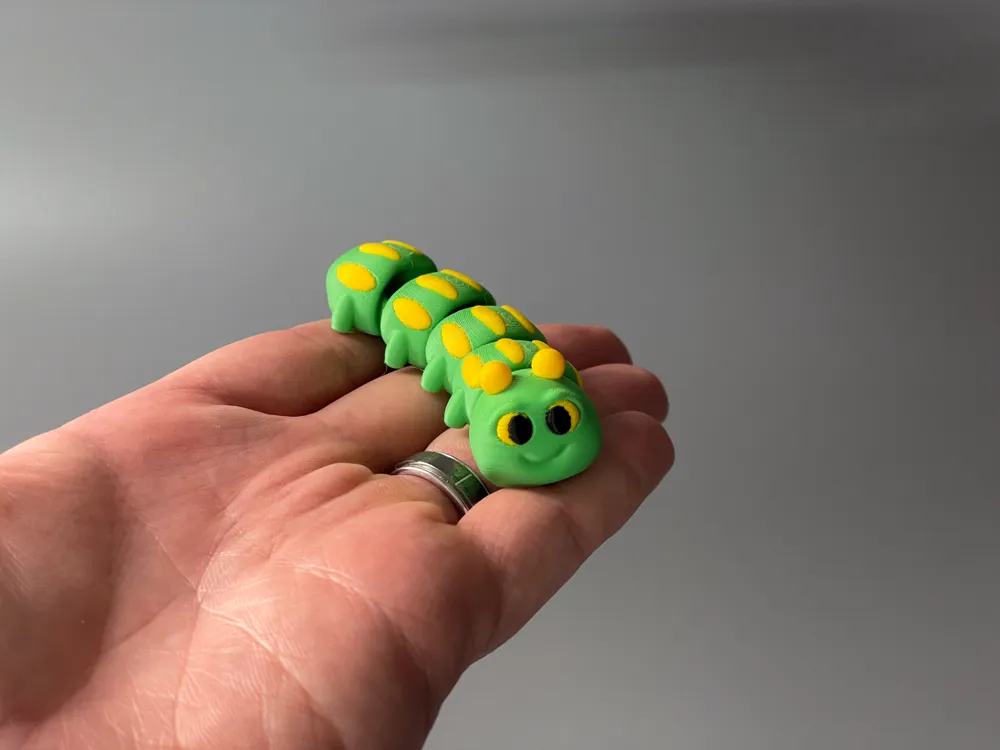 Cute Flexi Caterpillar (Articulated) by EtienneP MakerWorld: Download Free 3D Models