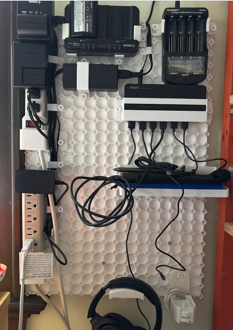 simple cable holders for underware/multiboard by 駄目g - MakerWorld