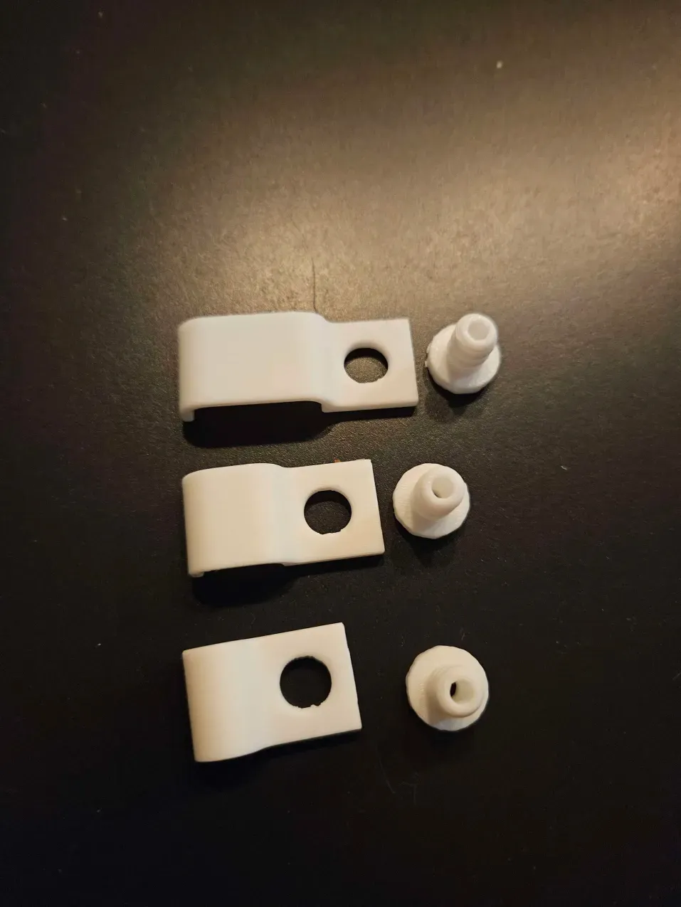 simple cable holders for underware/multiboard by 駄目g - MakerWorld