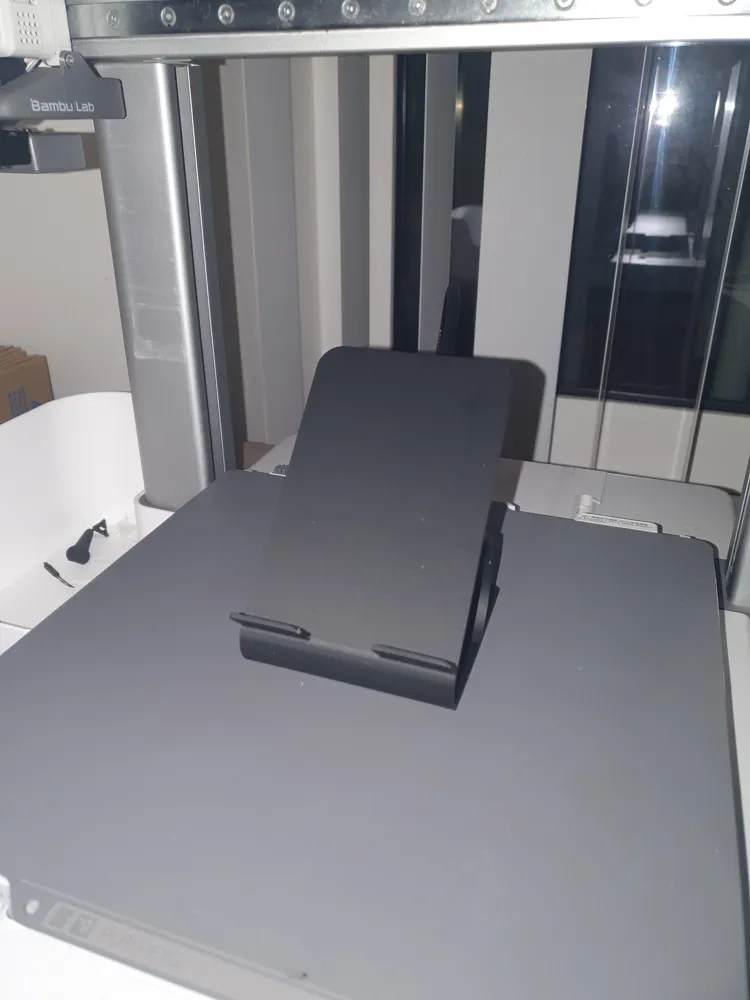 Minimalistic Phone Stand - Free 3D Print Model - MakerWorld