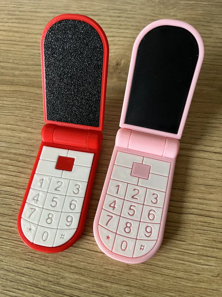 Smartphone - Flip Phone - Retro Phone - Free 3D Print Model - MakerWorld
