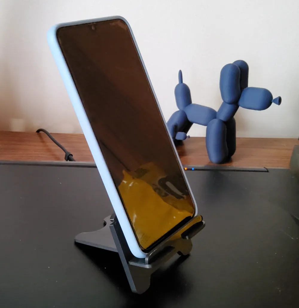 football phone holder by Mimi home decoration - MakerWorld