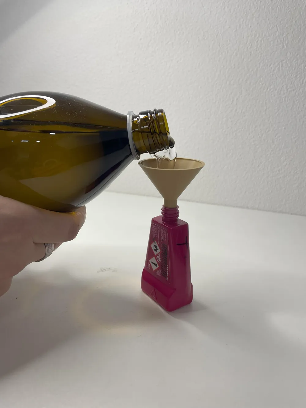 Mini funnel 10mm! - Free 3D Print Model - MakerWorld
