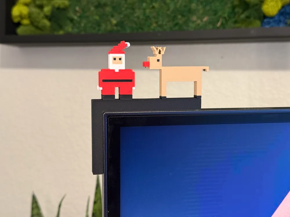 8bit Santa and Rudolph Monitor/TV Corner Buddies by Hopper_Dropper ...