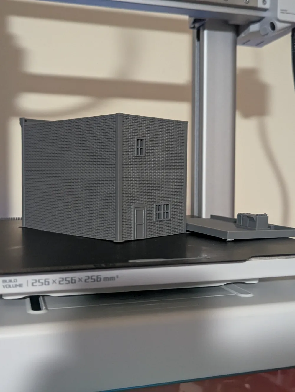 HO Scale Layout Model | Brick Storefront Building by c0mfortcruise ...