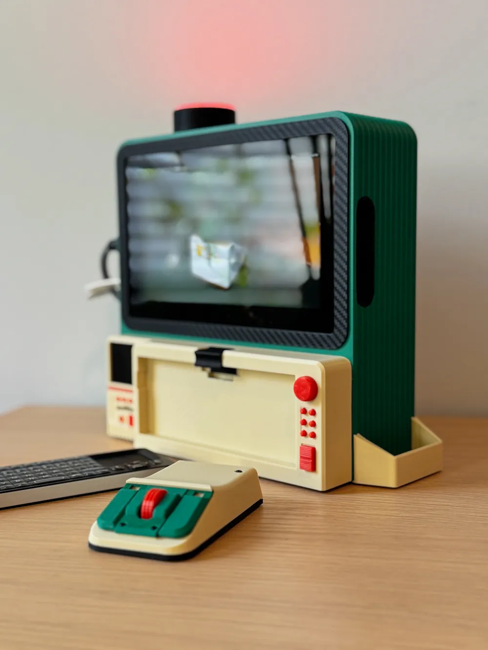 Cyberdeck Retrô Futurista (Mac mini antigo) - Modelo gratuito para ...