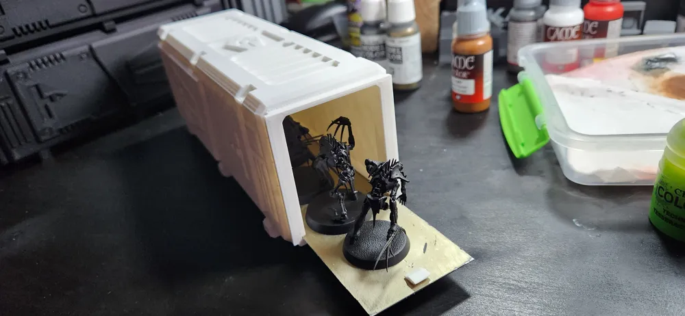 40k Shipping Container Army Carrier and Terrain - Free 3D Print Model ...