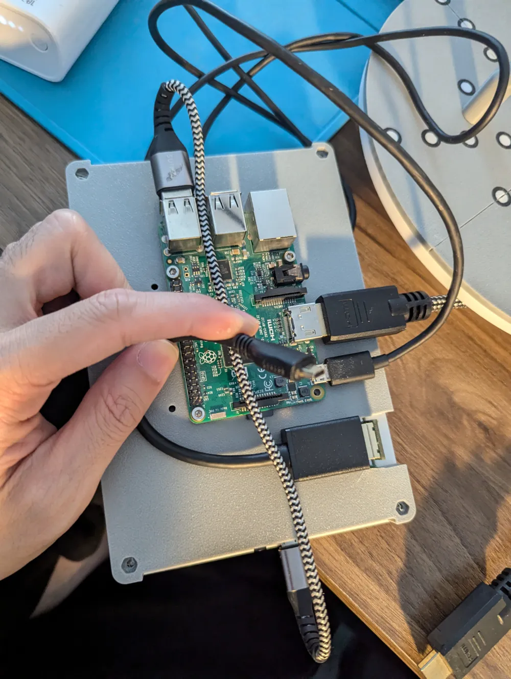 Sleek 7-Inch Case for Raspberry Pi Touchscreen by Jerry Xie - MakerWorld