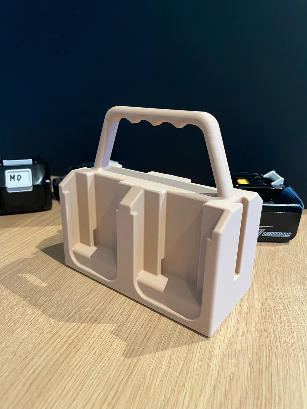 Expandable Makita 18V Battery Carrier by mathiasdela - MakerWorld