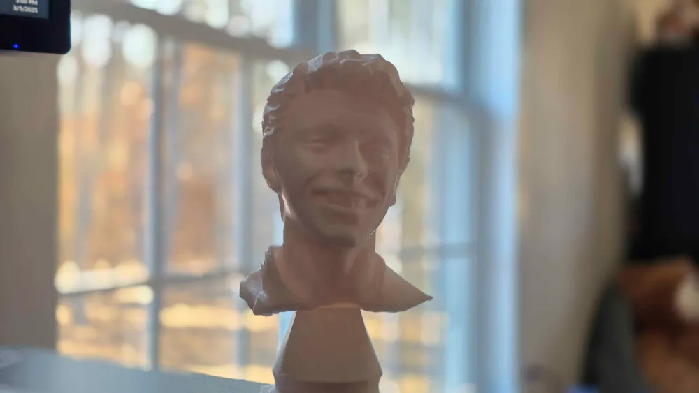 Luigi Bust by Jake - MakerWorld