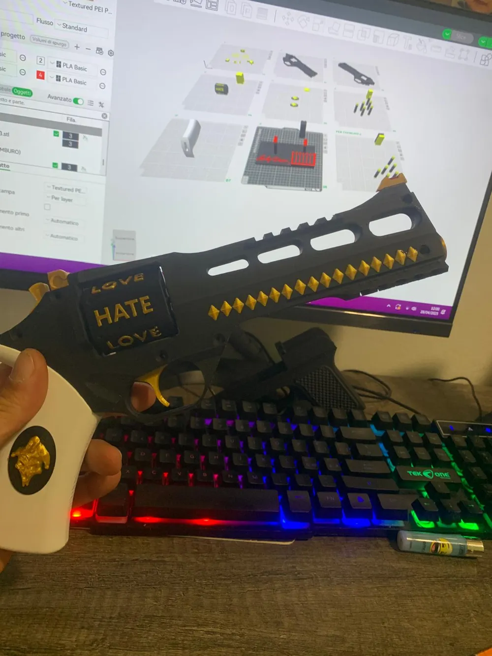 revolver harley quinn con supporto by M3Dmat MakerWorld: Download Free 3D Models