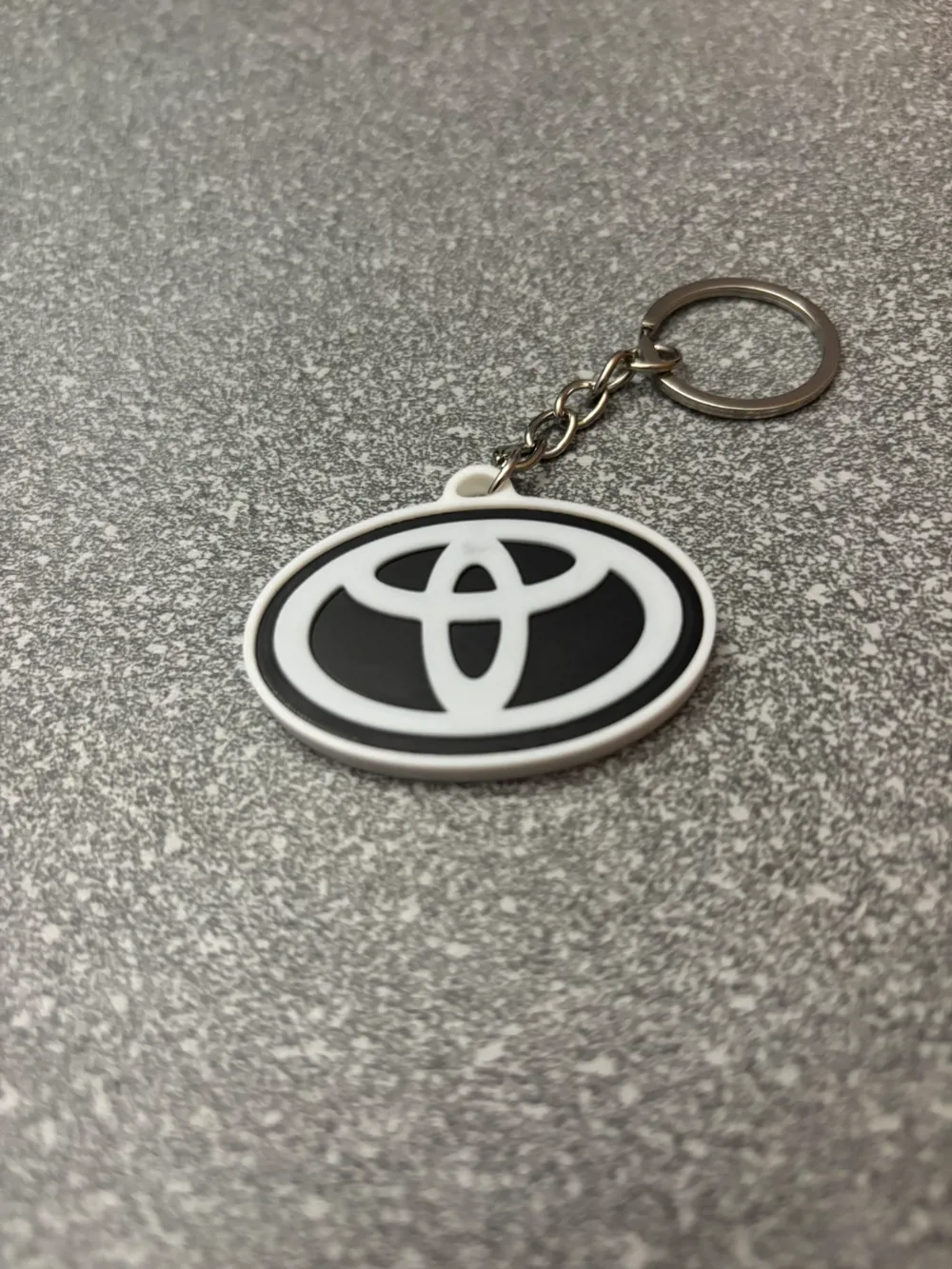 Toyota keychain by MORTI$ - MakerWorld