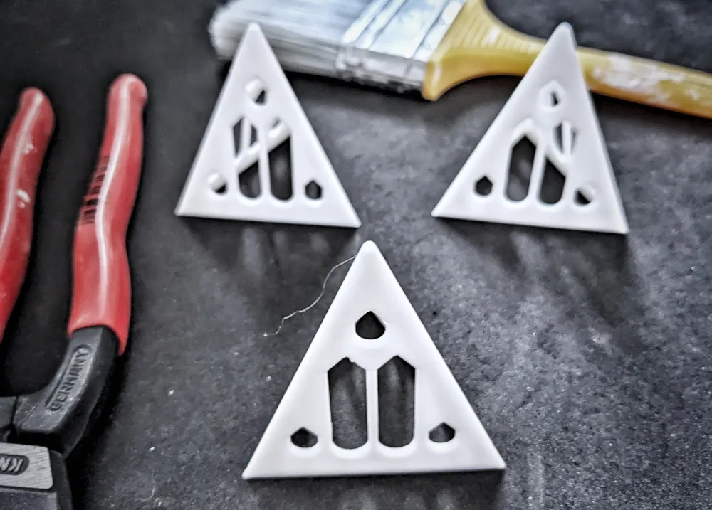 Triangle Paint Stand – Mini Spray Painting Pyramid - Free 3D Print ...
