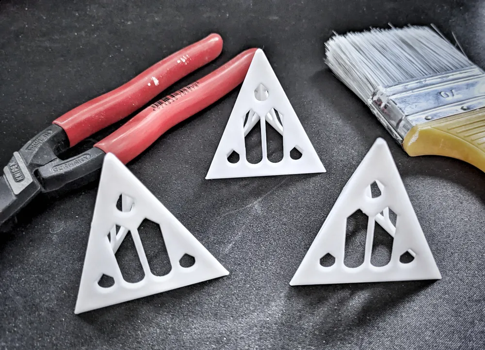 Triangle Paint Stand – Mini Spray Painting Pyramid - Free 3D Print ...