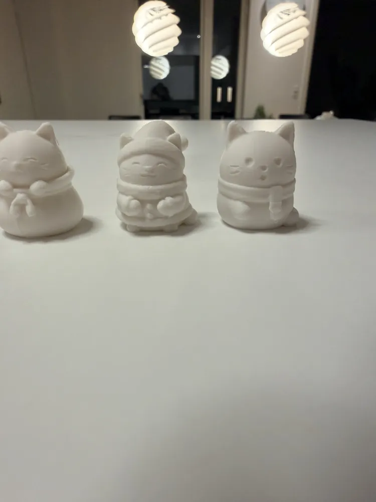 Chonky Christmas Cats - 6 mini cats - Free 3D Print Model - MakerWorld