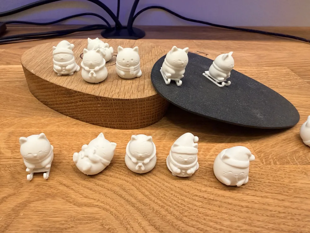 Chonky Christmas Cats - 6 mini cats - Free 3D Print Model - MakerWorld