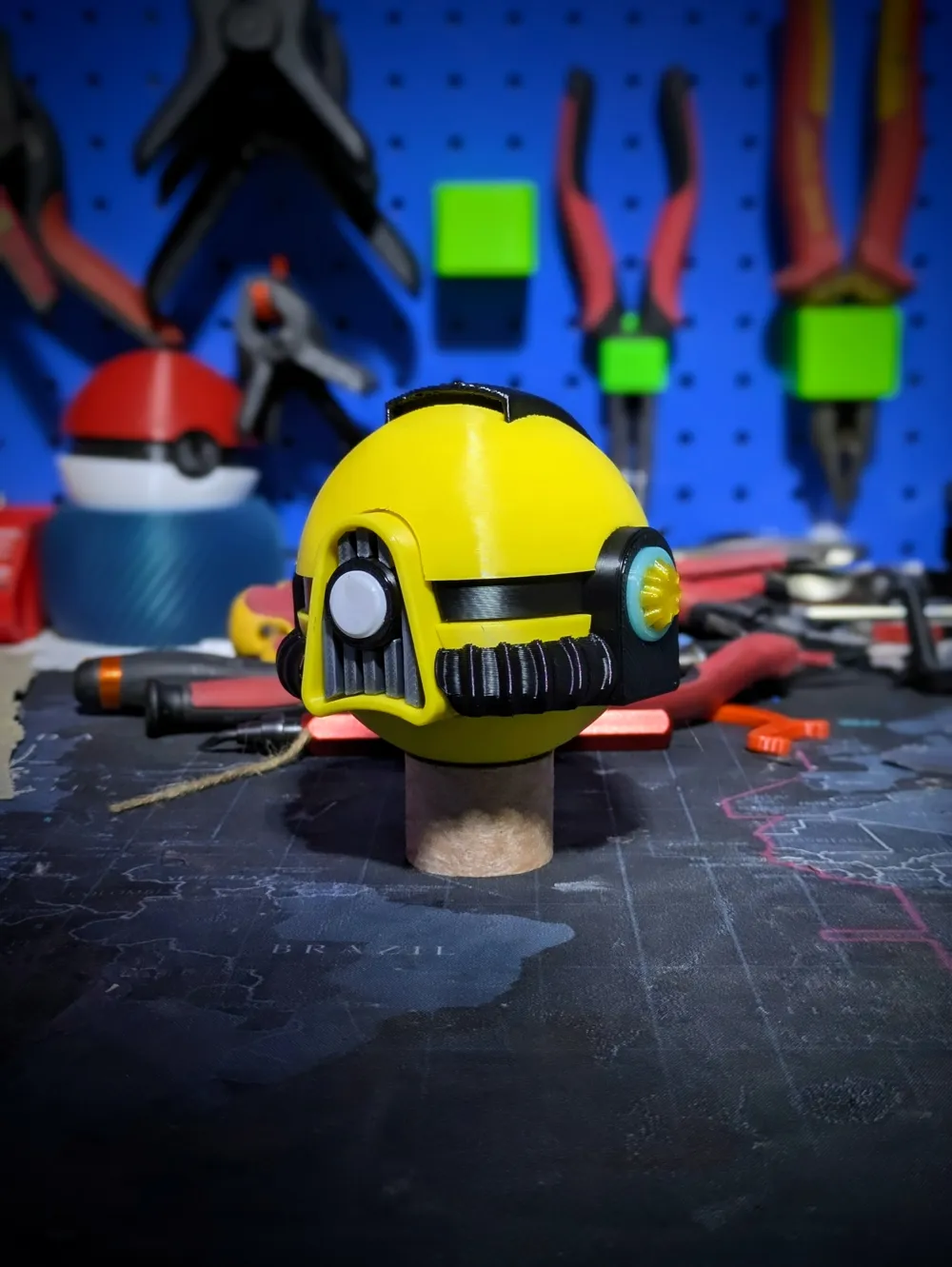 War-Hammer 40k Space Marine Pokeball - Free 3D Print Model - MakerWorld