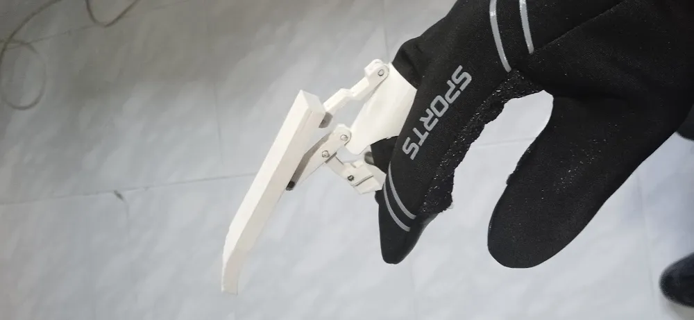 retractable claws - Free 3D Print Model - MakerWorld