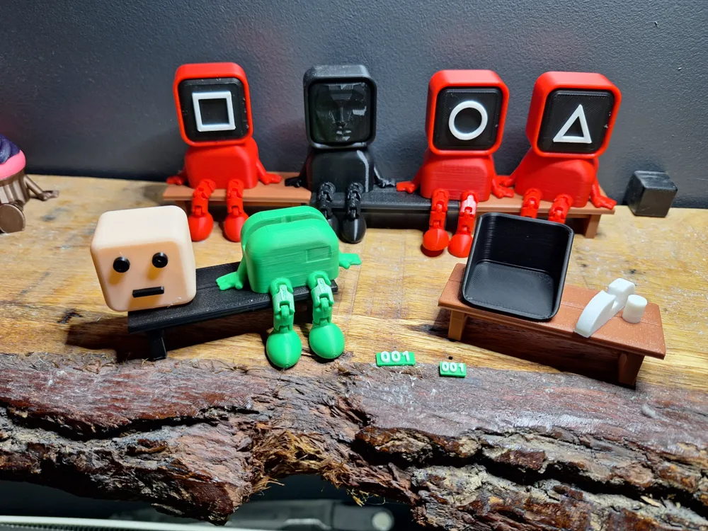 Squid Game - Player 001 & 456 - Free 3D Print Model - MakerWorld