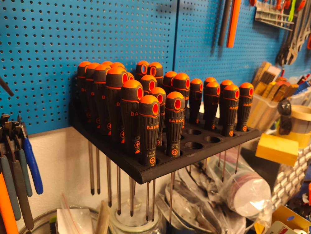 Universal screwdriver holder by Tag3mand MakerWorld: Download Free 3D Models
