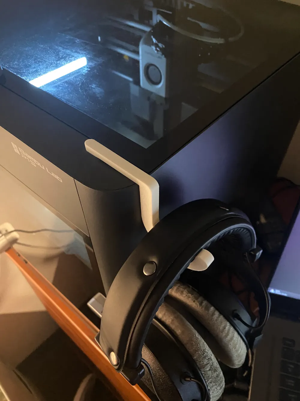 Bambu Lab Printer Headphone Hook by lukelmg - MakerWorld