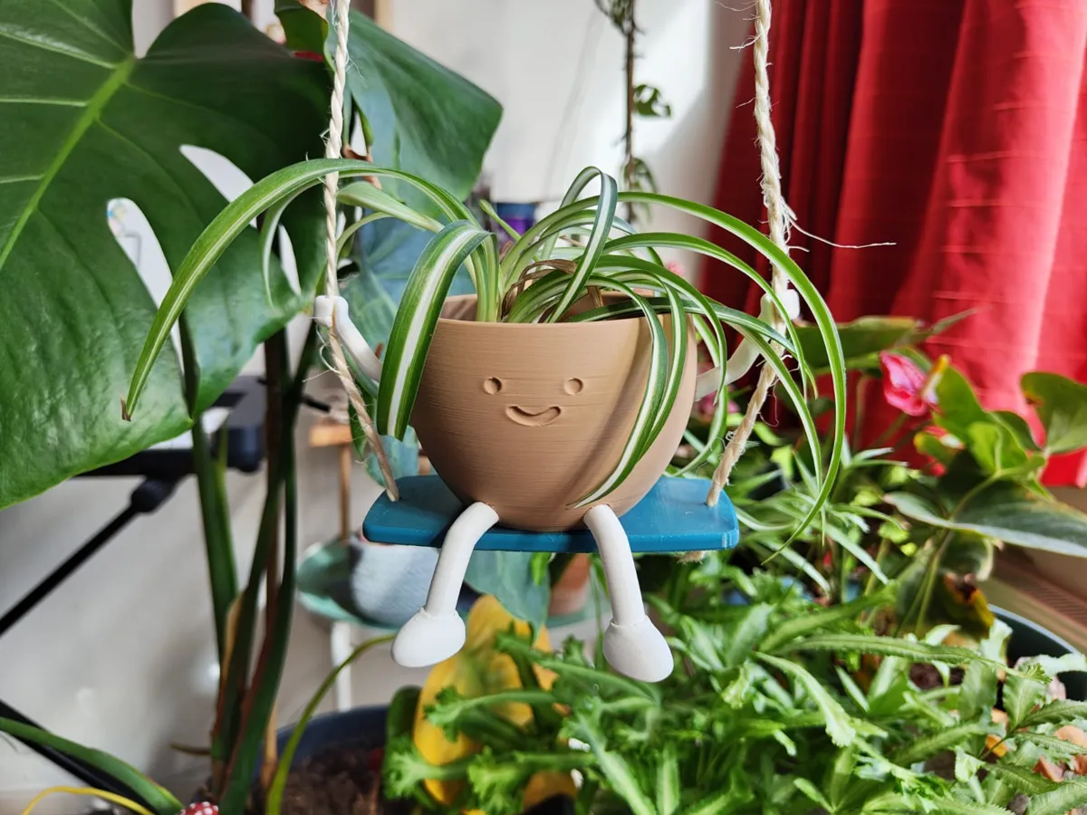 Plantpot on a swing! by Lars 🙂 MakerWorld: Download Free 3D Models