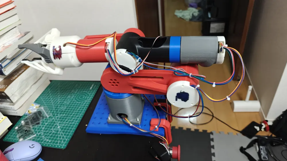 A 6-DOF Robot Arm and a 1-DOF Gripper - Free 3D Print Model - MakerWorld