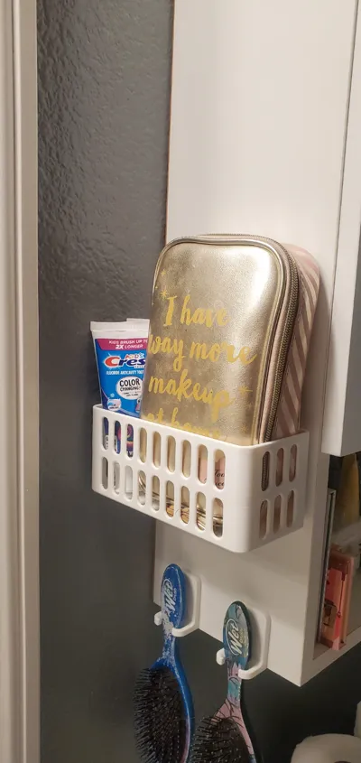 Command Strips Mounting System by Roland Deschain - MakerWorld