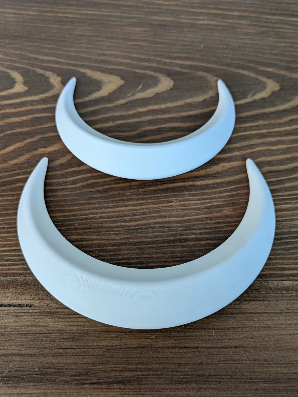 Hair Crescent by Geoff MakerWorld: Download Free 3D Models