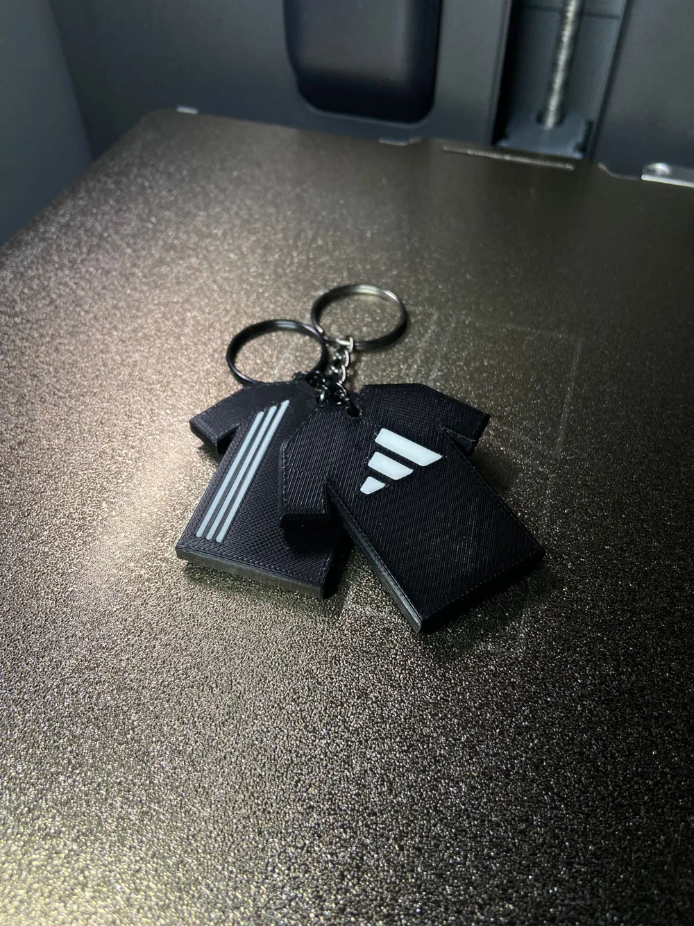 Adidas t-shirt keychain - Free 3D Print Model - MakerWorld