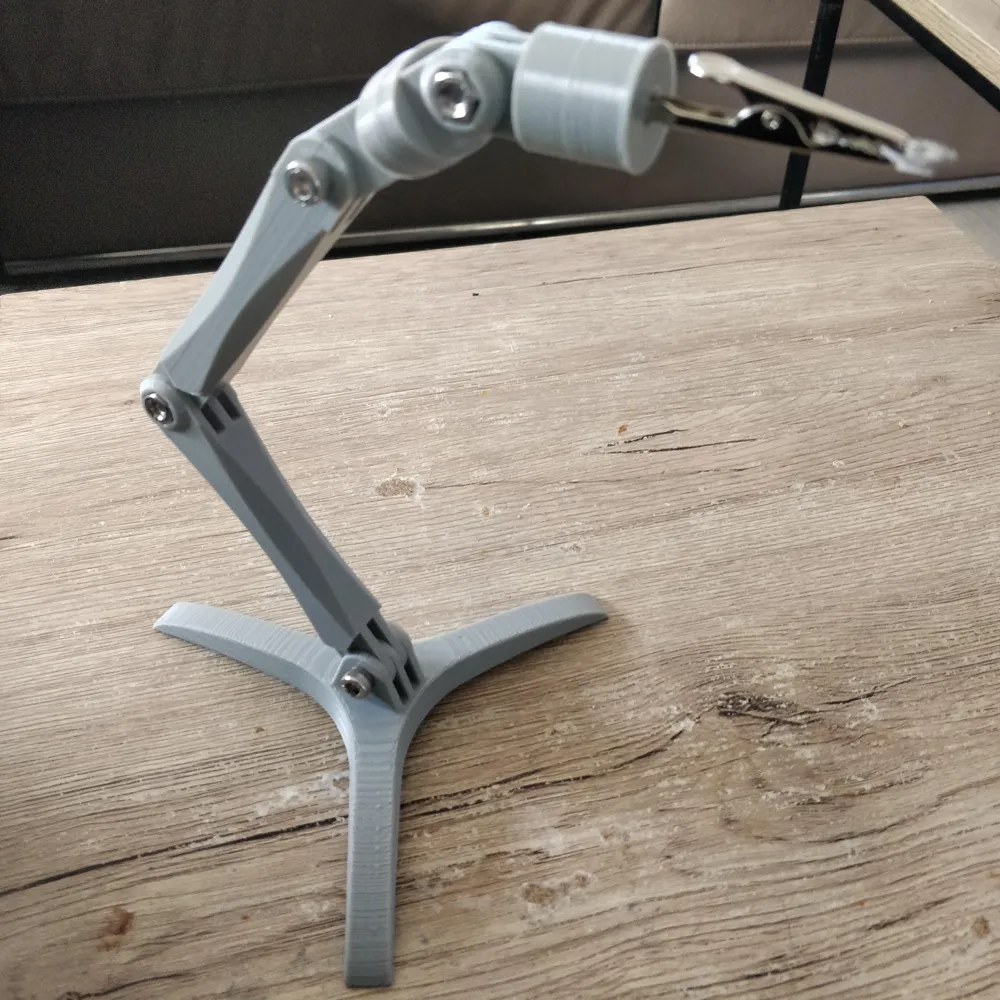 Soldering Clamp Remixed by The Crafty MakerMakerWorld: Download Free 3D Models