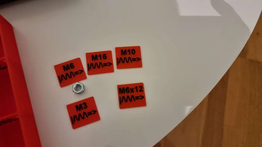 Machine screw tags "Electronic component storage" by gustav.ferdman ...