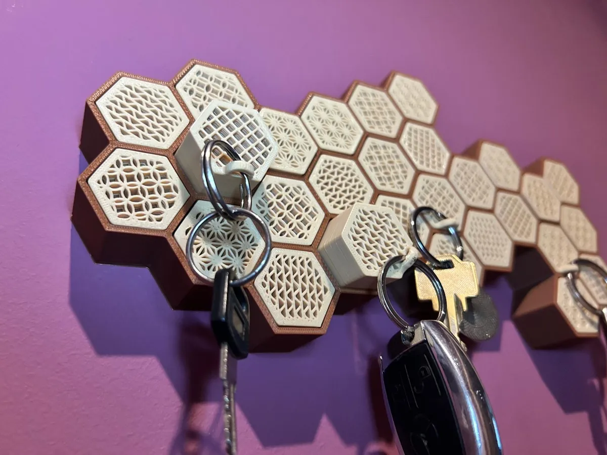 Honeycomb key holder-keychain - Free 3D Print Model - MakerWorld