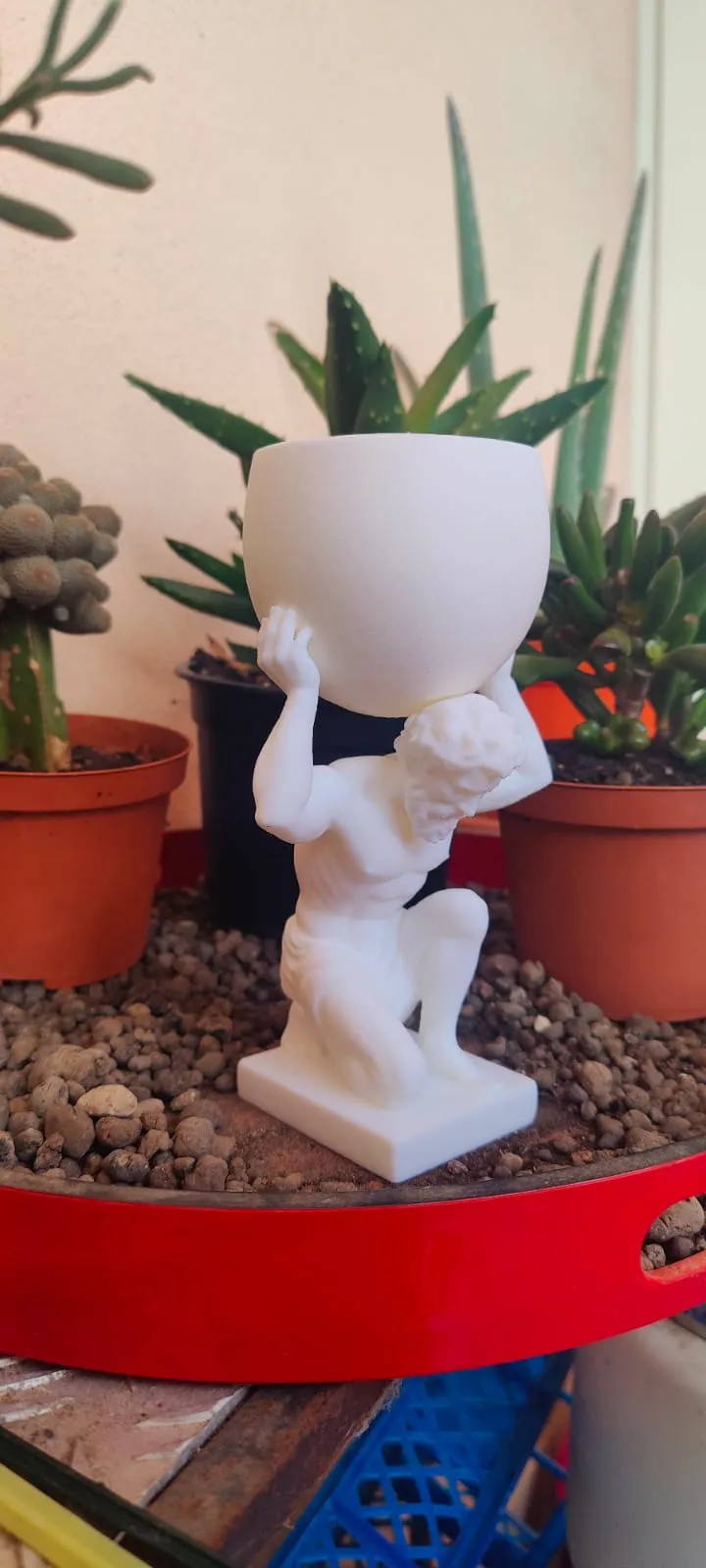 Statue Vase (Atlas) - Free 3D Print Model - MakerWorld
