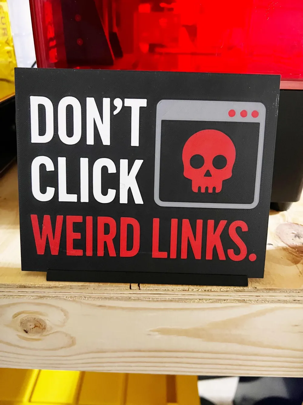 No hagas clic en enlaces extraños – Cartel de escritorio - Modelo de ...