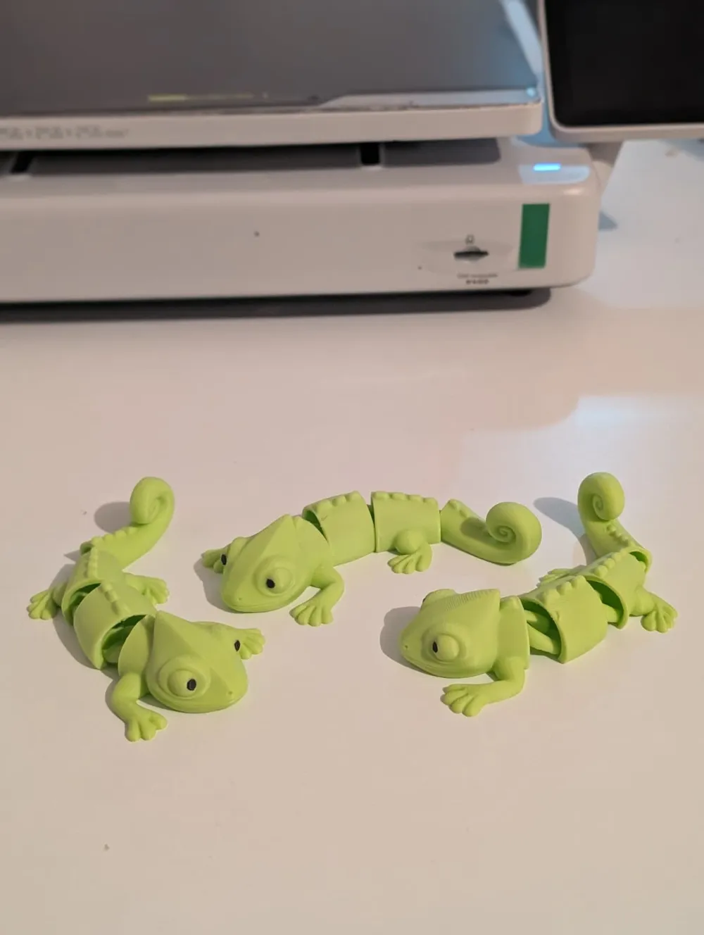 Mini Chameleon - Articulated Animal - Free 3D Print Model - MakerWorld