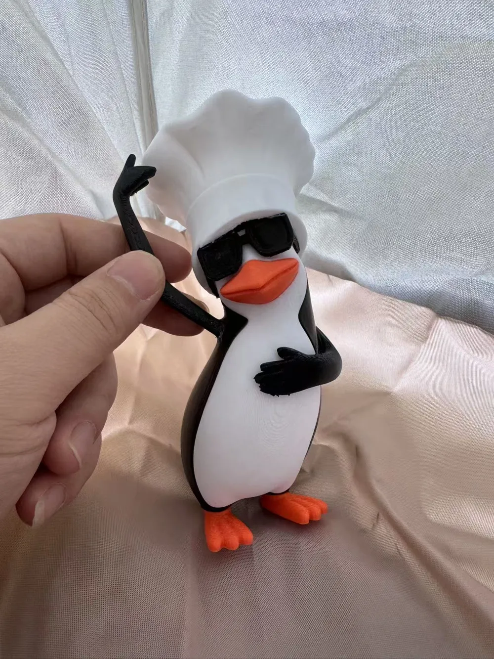 NO AMS Tacky Penguin &Elegan Personal figure 恶俗企鹅 - Free 3D Print Model ...
